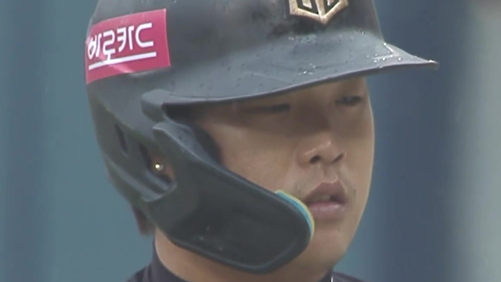 다음스포츠 | [KT vs LG] 준PO2 욕심내지 않은 영리한 플레이 강백호의 1타점 희생플라이!