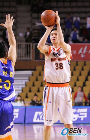 KTF, KCC 막판추격 따돌리고 '4위 수성'