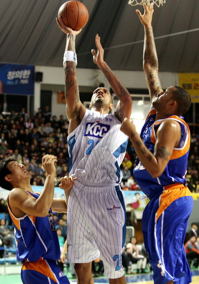 위기의 KT&G-KCC, 외나무다리 격돌