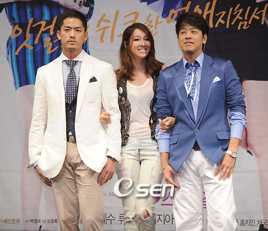 [사진]이용우-이시아-류시원,'삼각관계 포스가 느껴지네'