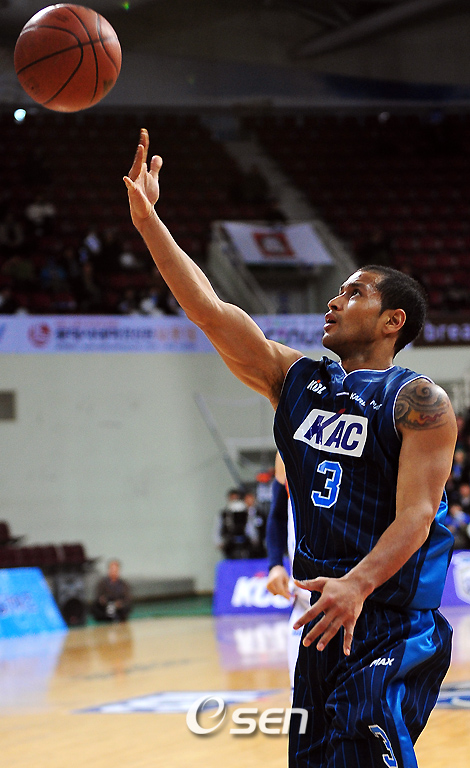 '전태풍 선봉' KCC, KT&G 맞아 7연승 도전