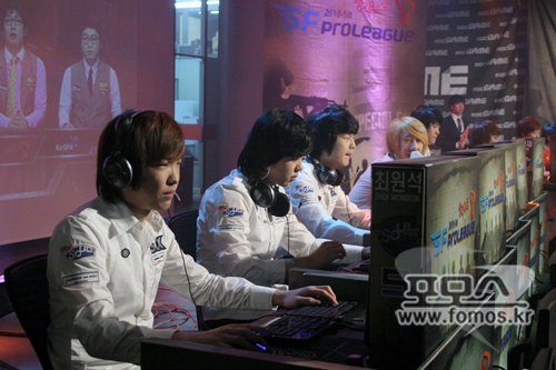 [SF프로리그]STX, 박귀민-최원석 쌍포 앞세워 1:0 리드(2-1경기)