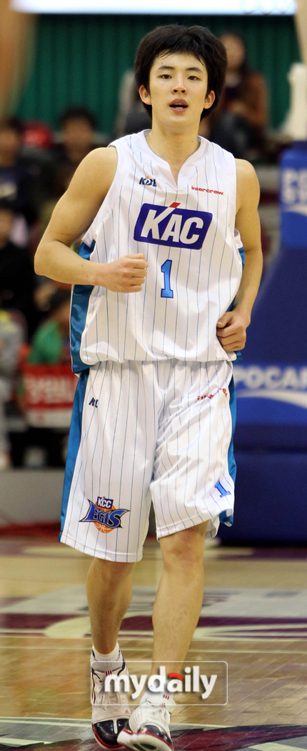 '강병현 21점' KCC, LG 꺾고 파죽의 4연승