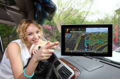 2GHz급 내비 파인드라이브 iQ 3D 2000 출시