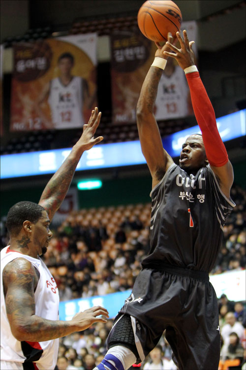 KT, KGC 꺾고 4연승 질주