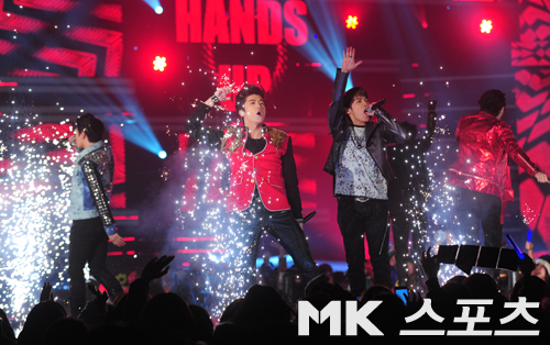 [MBC 뮤직 페스티벌] 짐승돌 2PM, '다같이 소리 질러!'