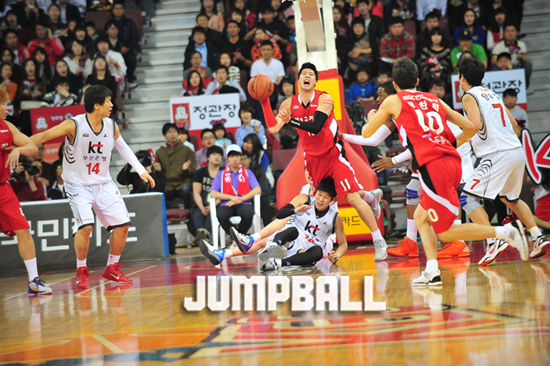 8개 최소신기록 쏟아진 KGC-KT 1차전