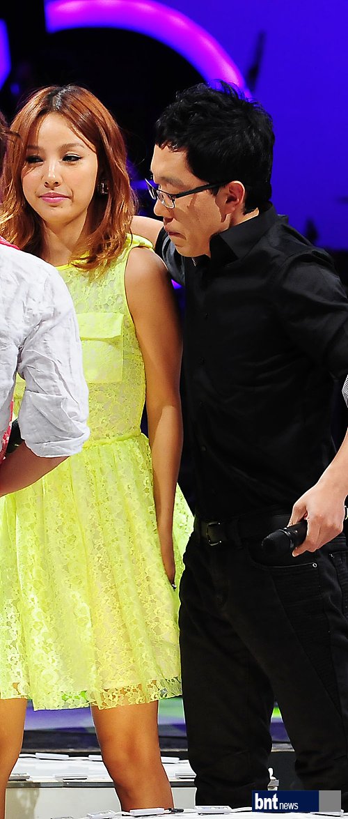 [bnt포토] 김제동, 이효리 향한 '나쁜 손(?)'