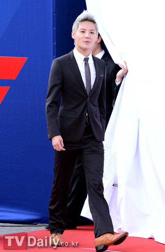 [TD포토] JYJ 김준수 '신나는 발걸음~'