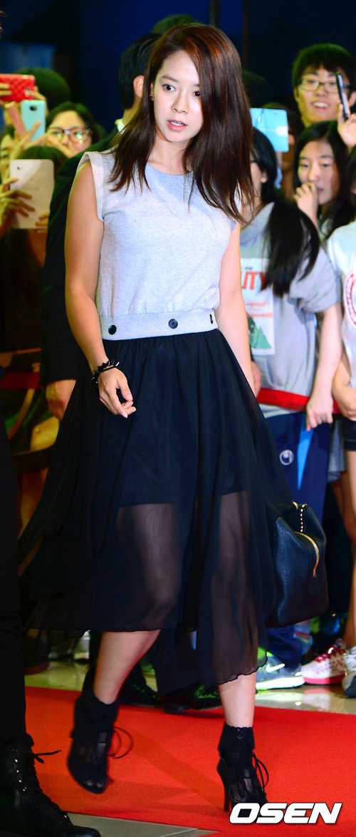 [사진]송지효, '시스루 치마로 시선 집중'