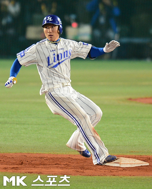 [KS2차전] 2루타 배영섭, '형우형만 아니면 내가 MVP인데'