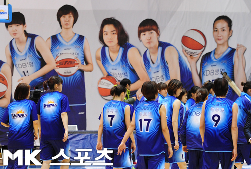 [mk포토] 패배 KDB, '역시 1위팀을 꺽기는 역부족인가'