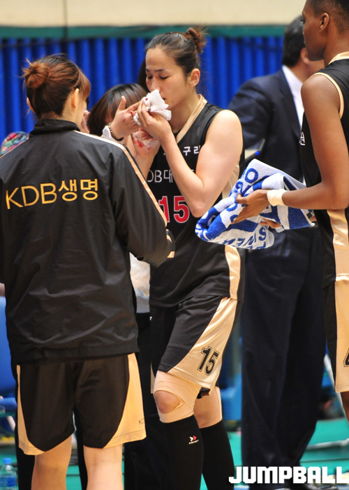 '신정자까지 코뼈골절된 듯' KDB생명 끊이지 않는 악재