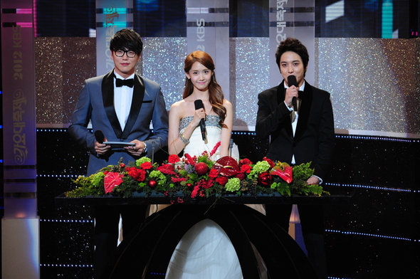 성시경 윤아 정용화 3MC KBS 가요대축제 진행 어땠나[포토엔]