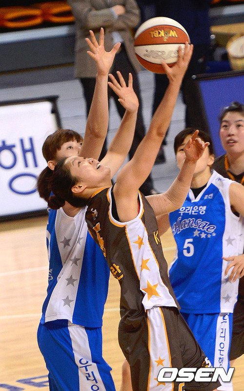 [사진]홍아란,'센스있는 리버스 레이업'