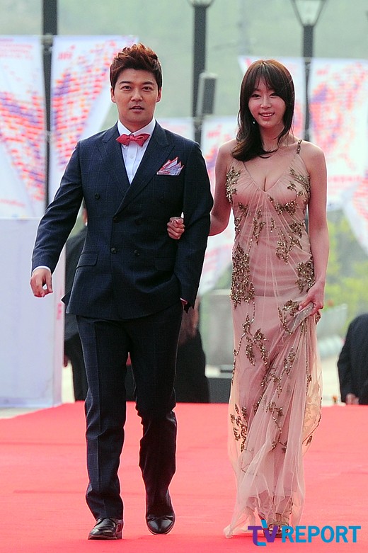 [T포토] 전현무-강예원 "오늘 사회 맡았어요~"(14th JIFF)