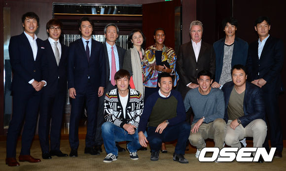 [사진]기념촬영 갖는 2002년 월드컵 영광의 얼굴들