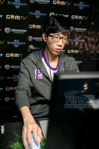 [WCS GSL 결승]감격의 한방 백동준, 어윤수 잡고 생애 첫 우승(6세트)