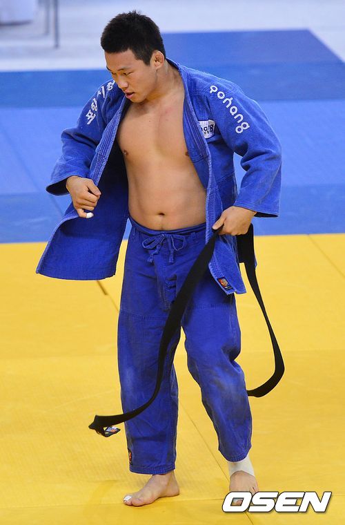 [사진]81kg급 출전한 왕기춘, '한판승으로 다음 회전 진출'