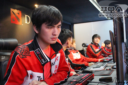 [도타2슈퍼매치]Team DK, 리빌딩 후 더욱 돋보이는 팀워크(1세트)