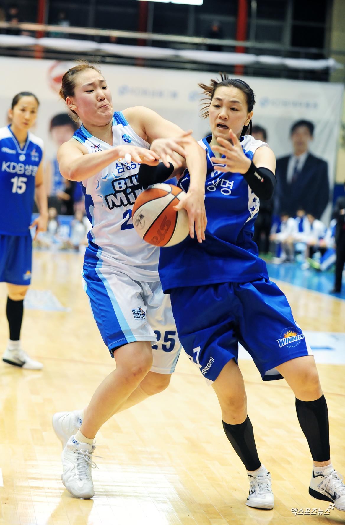 [WKBL] KDB생명, 삼성생명 잡고 공동3위 점프