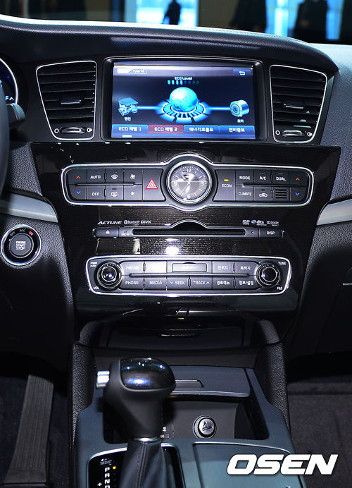 [사진]K7 하이브리드 700h 센터페시아