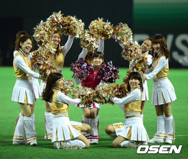 [사진]소프트뱅크 치어리더,'사랑해요 여러분~'