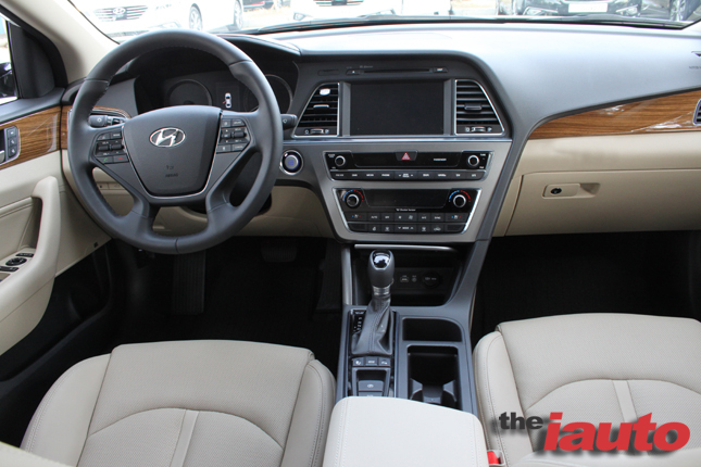 [시승기] 중형차의 기준, 쏘나타 LF 2.0 CVVL 프리미엄 | 더아이오토