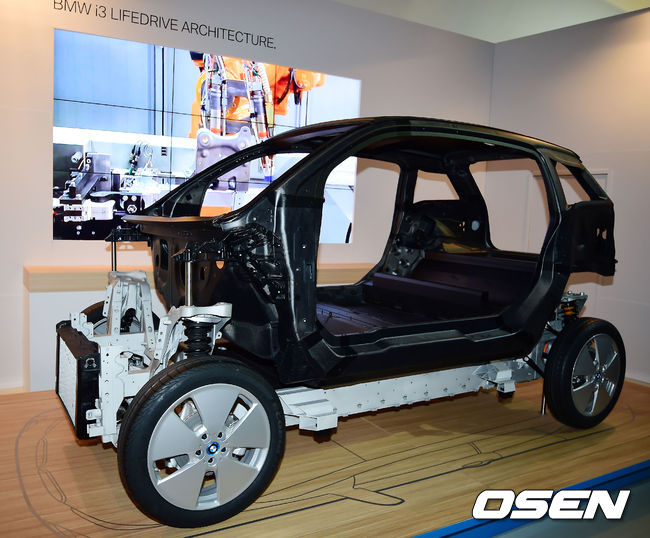 [사진]탄소섬유강화플라스틱으로 만들어진 'BMW i3'