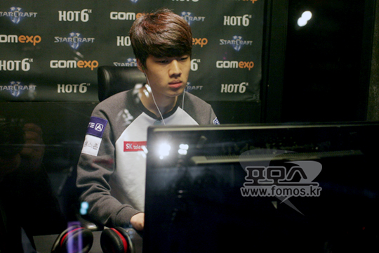 [WCS GSL]SK텔레콤 정윤종, 송병구의 3차관 러시 제압(1경기)