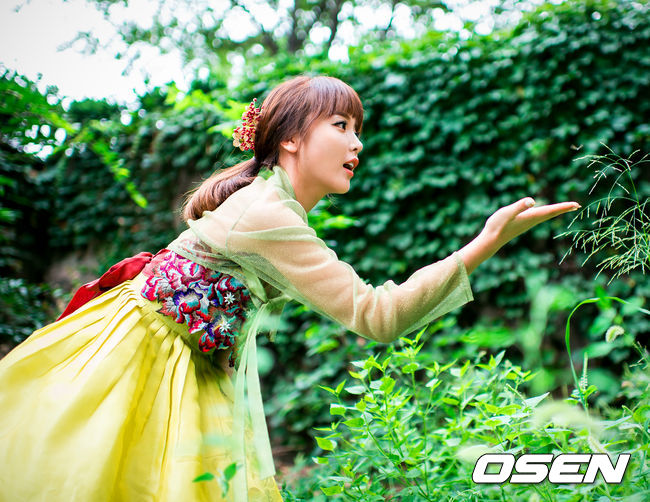 [사진]홍진영,'나비를 날려보아요~'