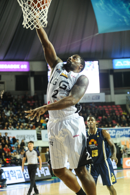 '메시 24점-20R' LG 원정 4연승, KCC 3연패