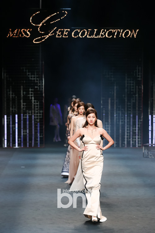 [bnt포토] 지춘희 패션쇼 파이널 캣워크 펼치는 모델들