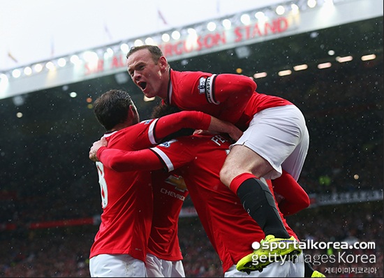 [EPL 32R] '스몰링 쐐기골' 맨유, 맨시티에 4-2 승..2위 맹추격