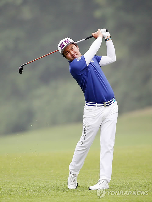 세컨샷 하는 김우찬