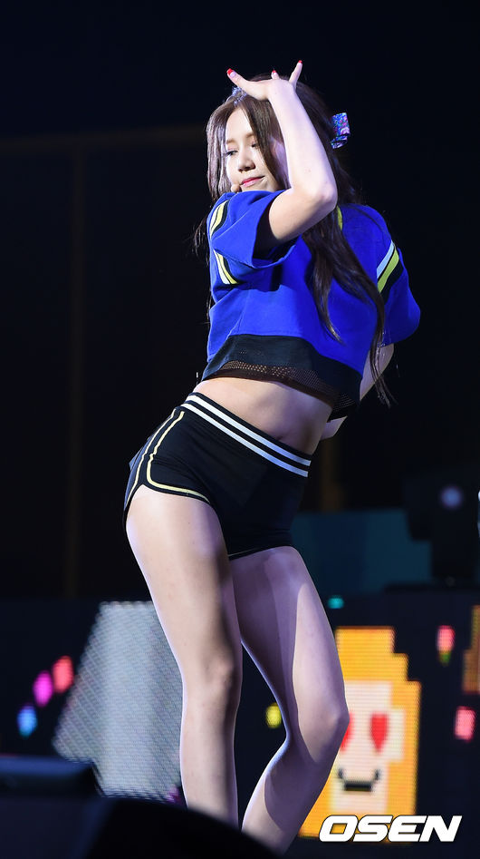 [사진]AOA 혜정, '아찔한 각선미'