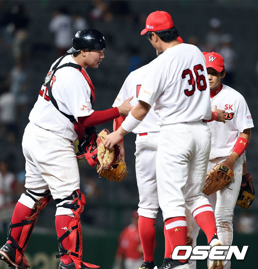 [사진]'SK,kt 상대로 6회 7점 몰아치며 짜릿한 역전승'