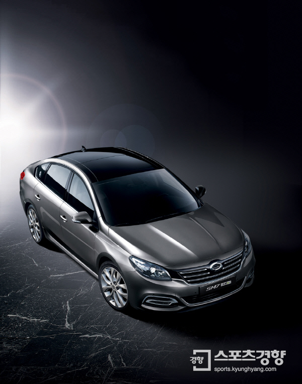 르노삼성車, 'SM7 노바 LPe' 선봬.."중형에 이어 준대형까지 LPG 차별화"