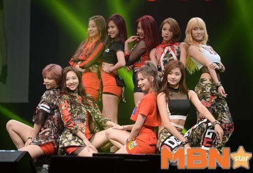 [M+엔터이슈] JYP, 트와이스로 구겨진 체면 다시 세울까