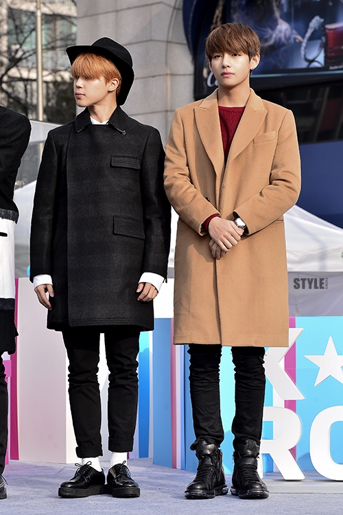 [ST포토] B1A4 VS 방탄소년단, 추워도 하트를 날려요~