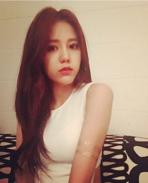 AOA 크림 혜정, 완벽한 볼륨 과시 "여신 그 자체" 극찬