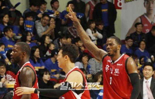 [포토]KGC, 찰스로드.1차전 승리 우리가 한다