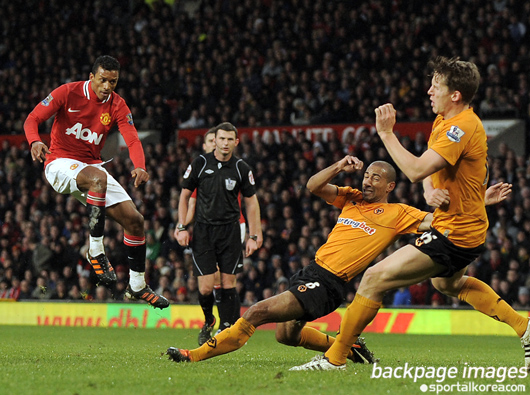 [EPL 15R] '박지성 결장' 맨유, 울버햄턴에 4-1 승리..루니-나니 두 골씩