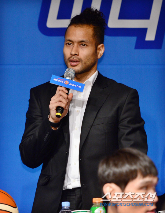 [포토] 전태풍 '친정 KCC로 돌아왔다'