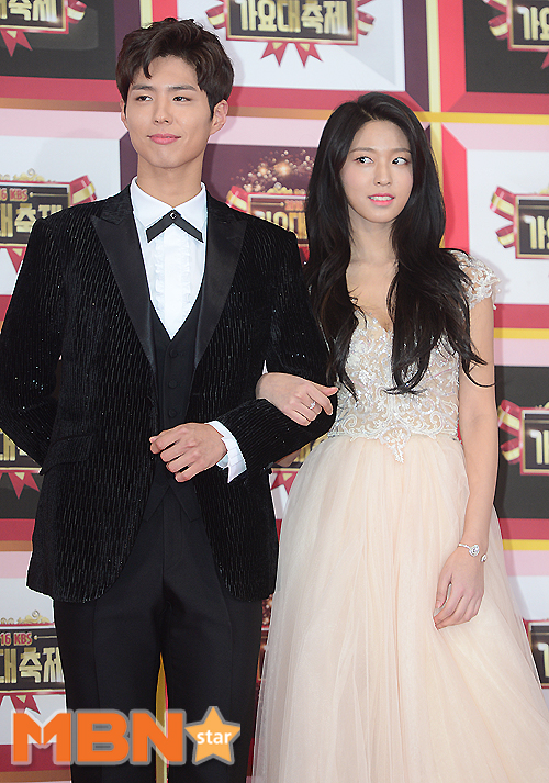 설현 '박보검 바라보는 따스한 눈빛' [2016 KBS 가요대축제]