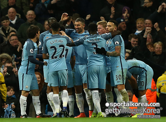 [EPL 20R] '수적 열세' 맨시티, 안방서 번리에 2-1 승..3위 탈환