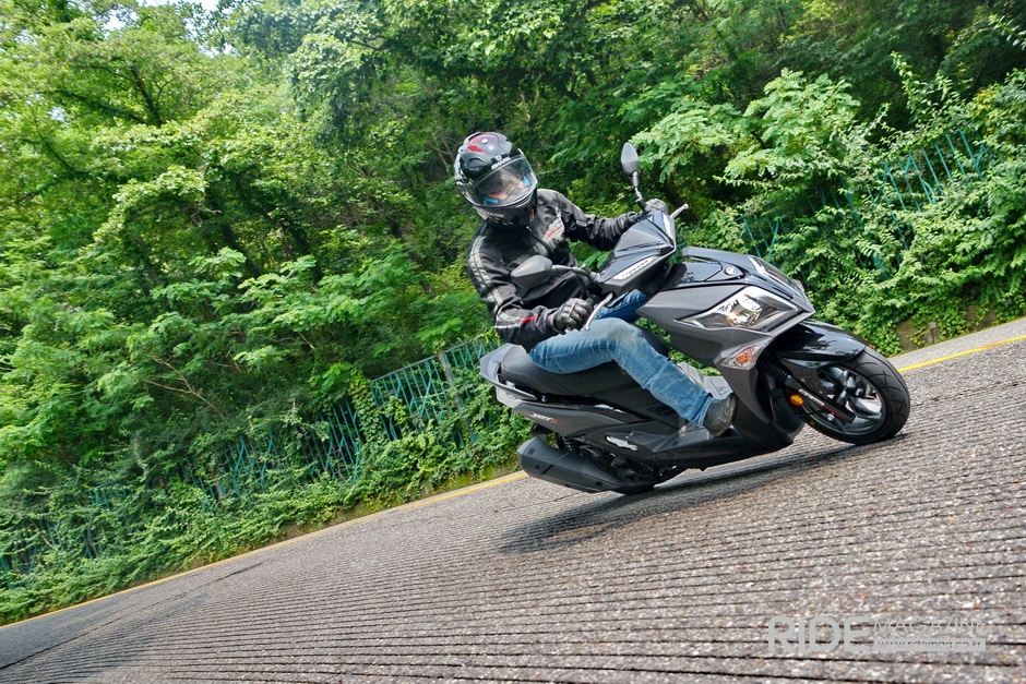 스포티한 스프린터 스쿠터, SYM JET-S