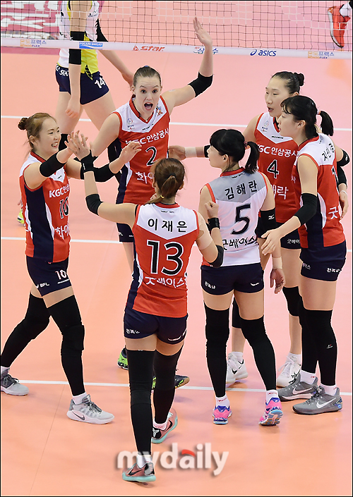 '알레나 55점 폭발' KGC인삼공사 3-2 승리, 승부는 3차전으로