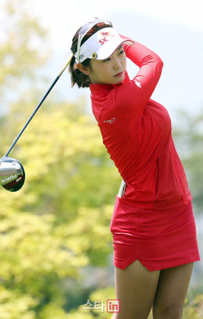 LPGA/KLPGA/LET/JLPGA Golf Fashion - On-Course - Page 182 - LPGA/Ladies golf talk - GolfWRX