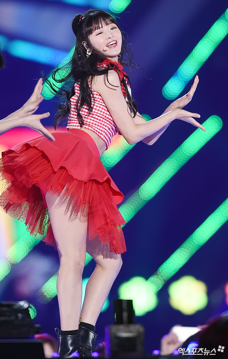 [엑s Hd] 오마이걸 유아 완벽한 각선미